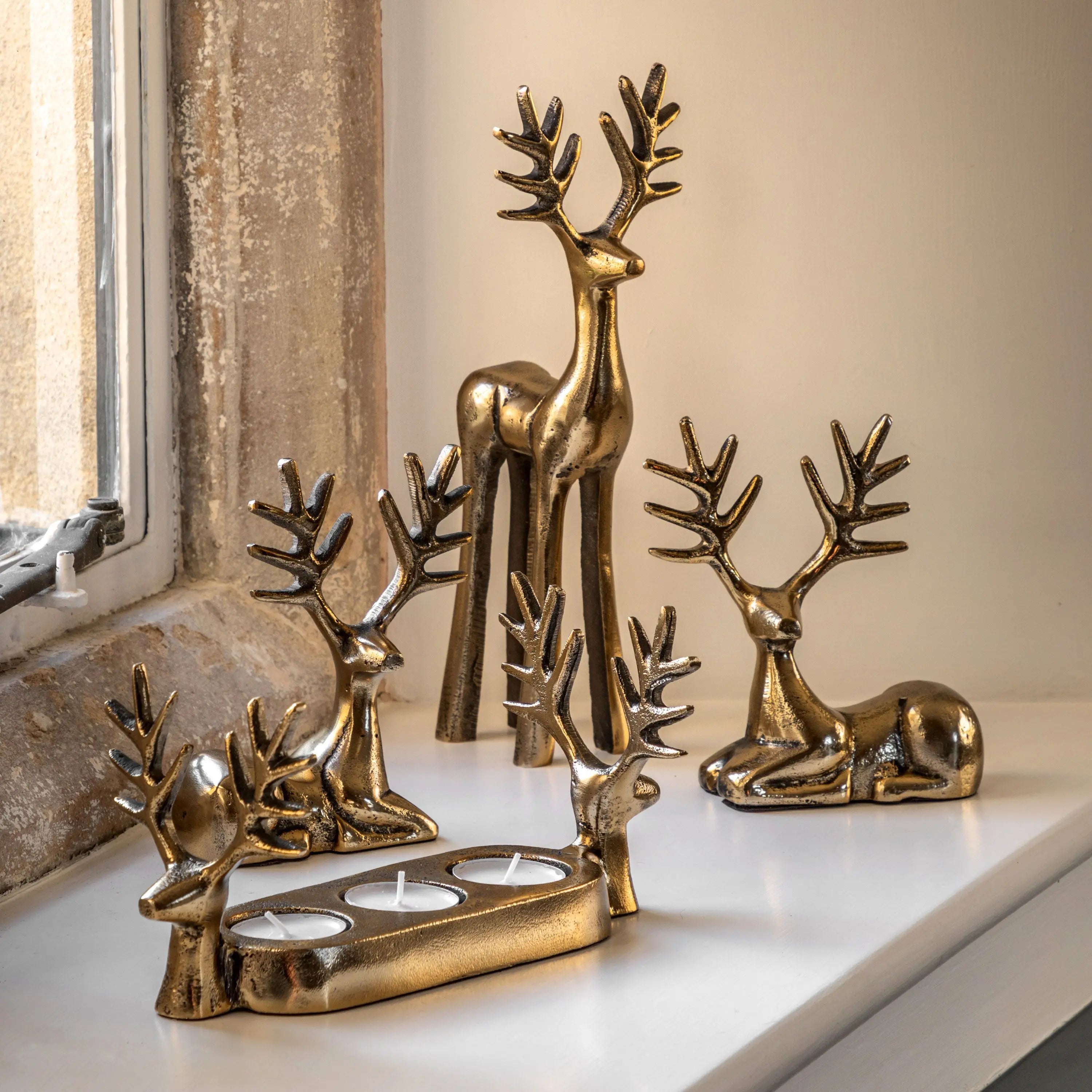 x4 Stag Antique Gold Decorations – starbursthome